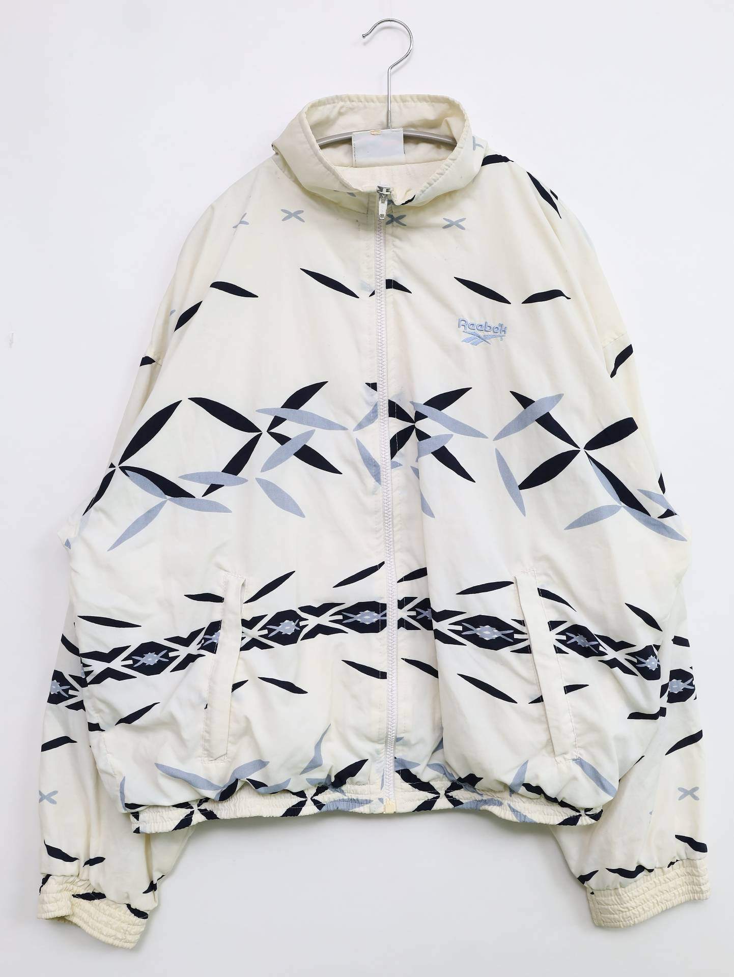 【Reebok/リーボック】ナイロンジャケット L 古着屋で購入したので、古着感あります。【古着/USED/中古品】 - digdig（ディグディグ） - A50096